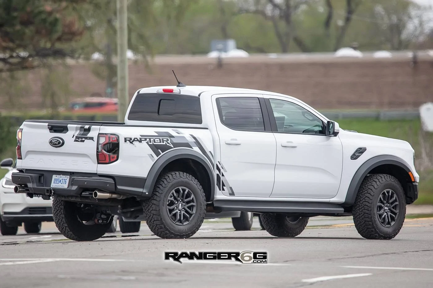 Spied: 2024 Ranger Raptor Wearing Raptor Graphics Package 📸 | Ranger6G ...