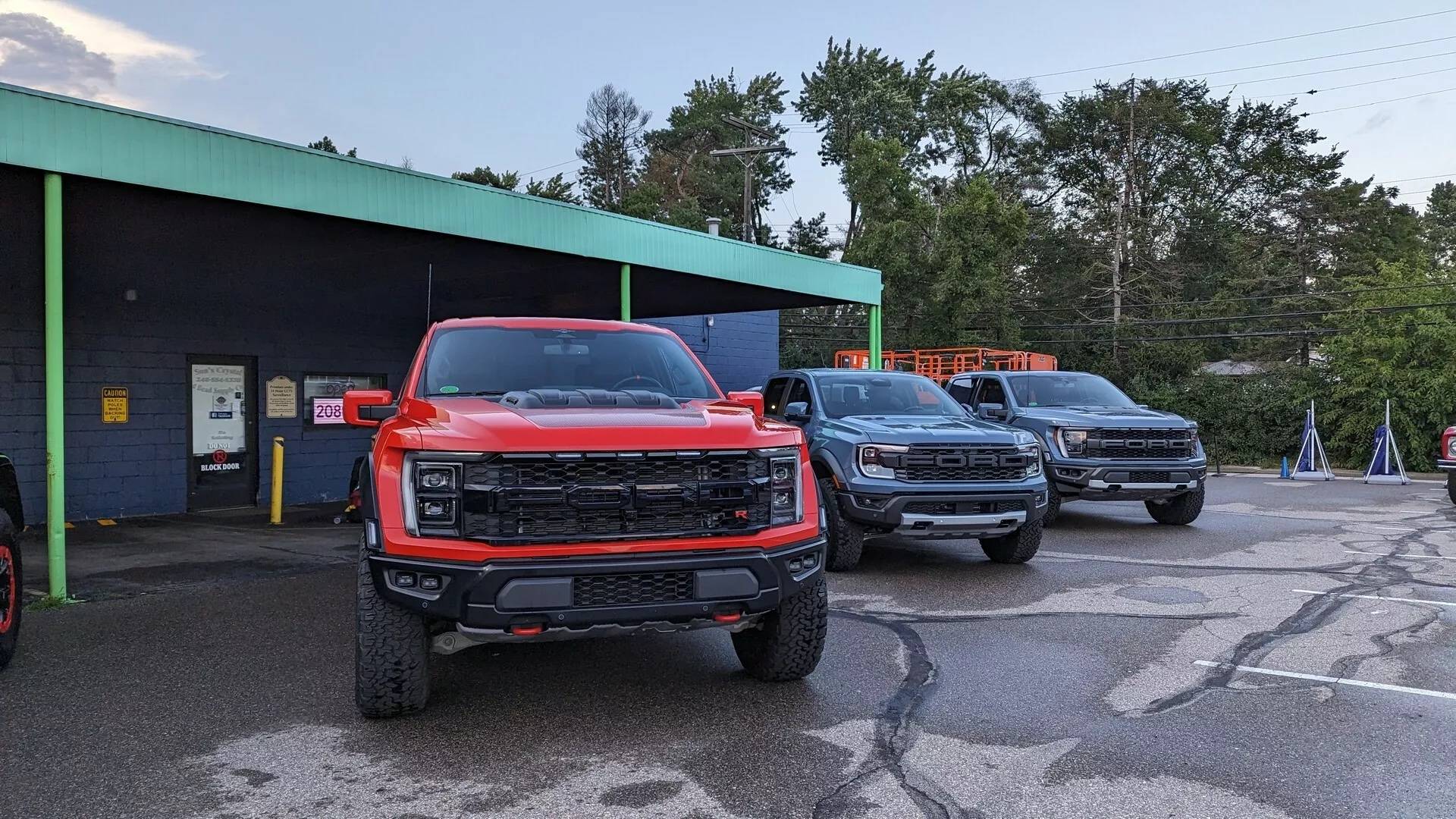 Azure Gray Metallic Ranger Raptor vs. F-150 Raptor comparison photos ...