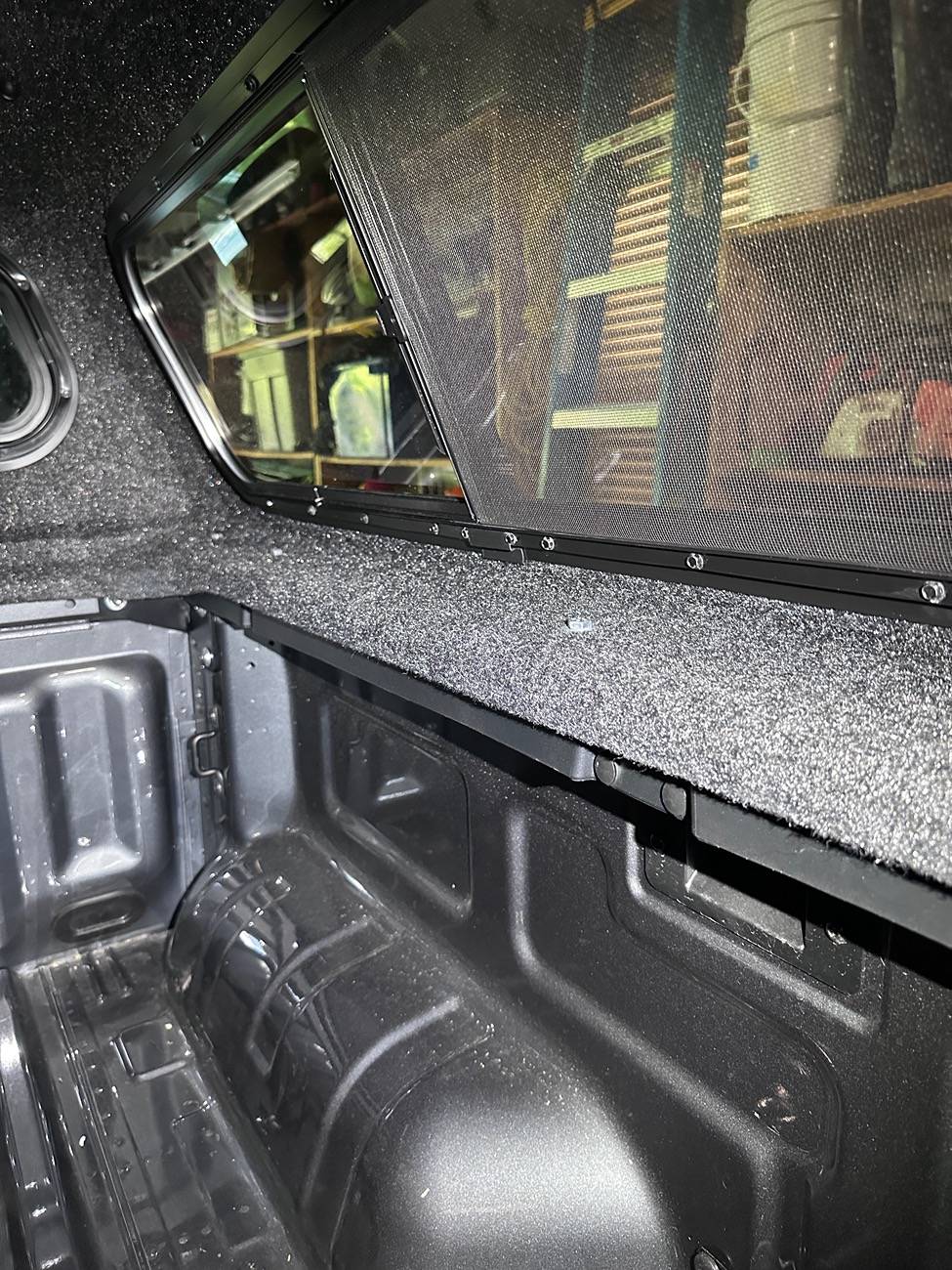 LEER topper installed | Ranger6G - 2024+ Ranger & Raptor Forum, News ...