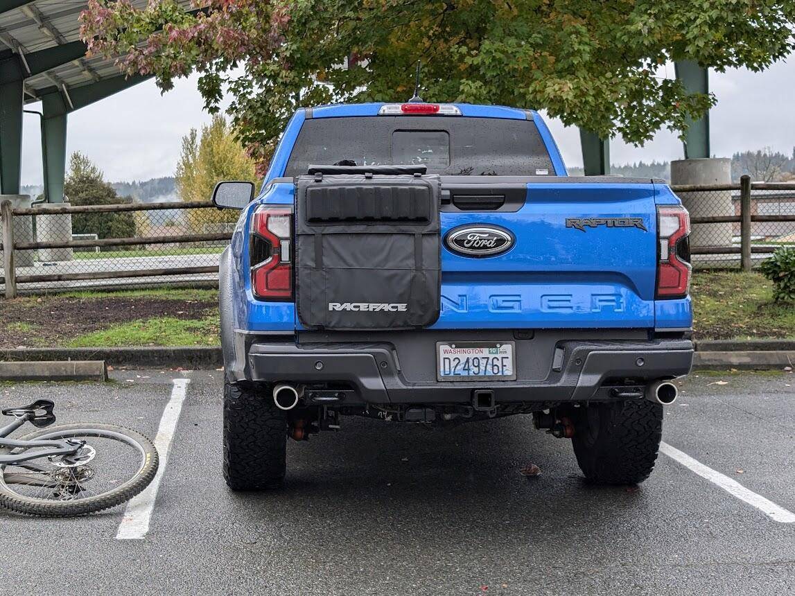 Raceface T3 / Fox Mission Tailgate pad installed | Ranger6G - 2024 ...