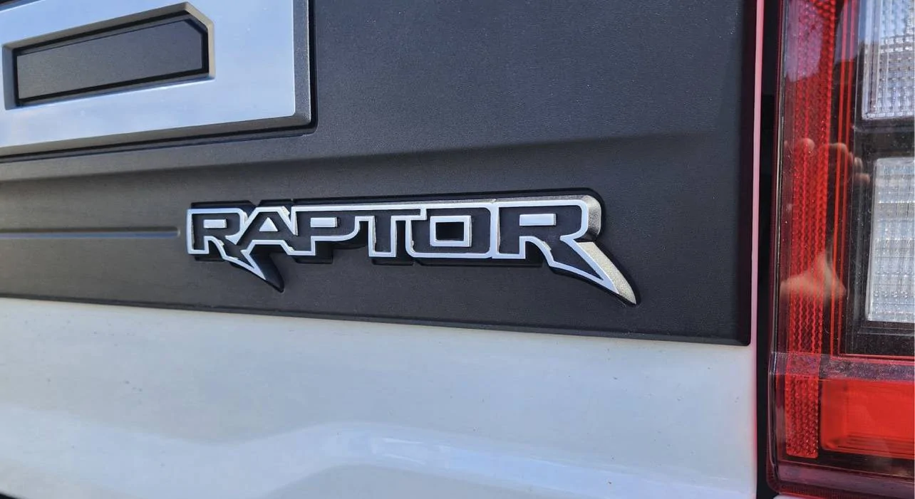 Anybody have white 'Tailgate inlay' on the word "Raptor" on Shelter ...