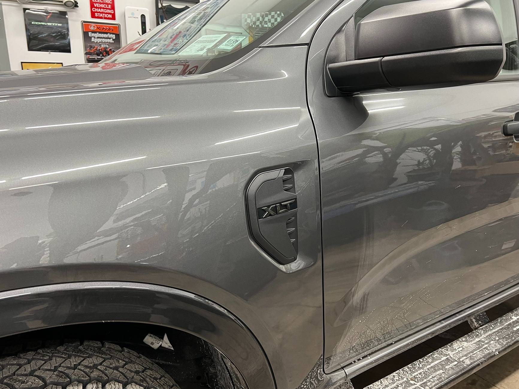 Black out side XLT badges. | Ranger6G - 2024+ Ranger & Raptor Forum ...