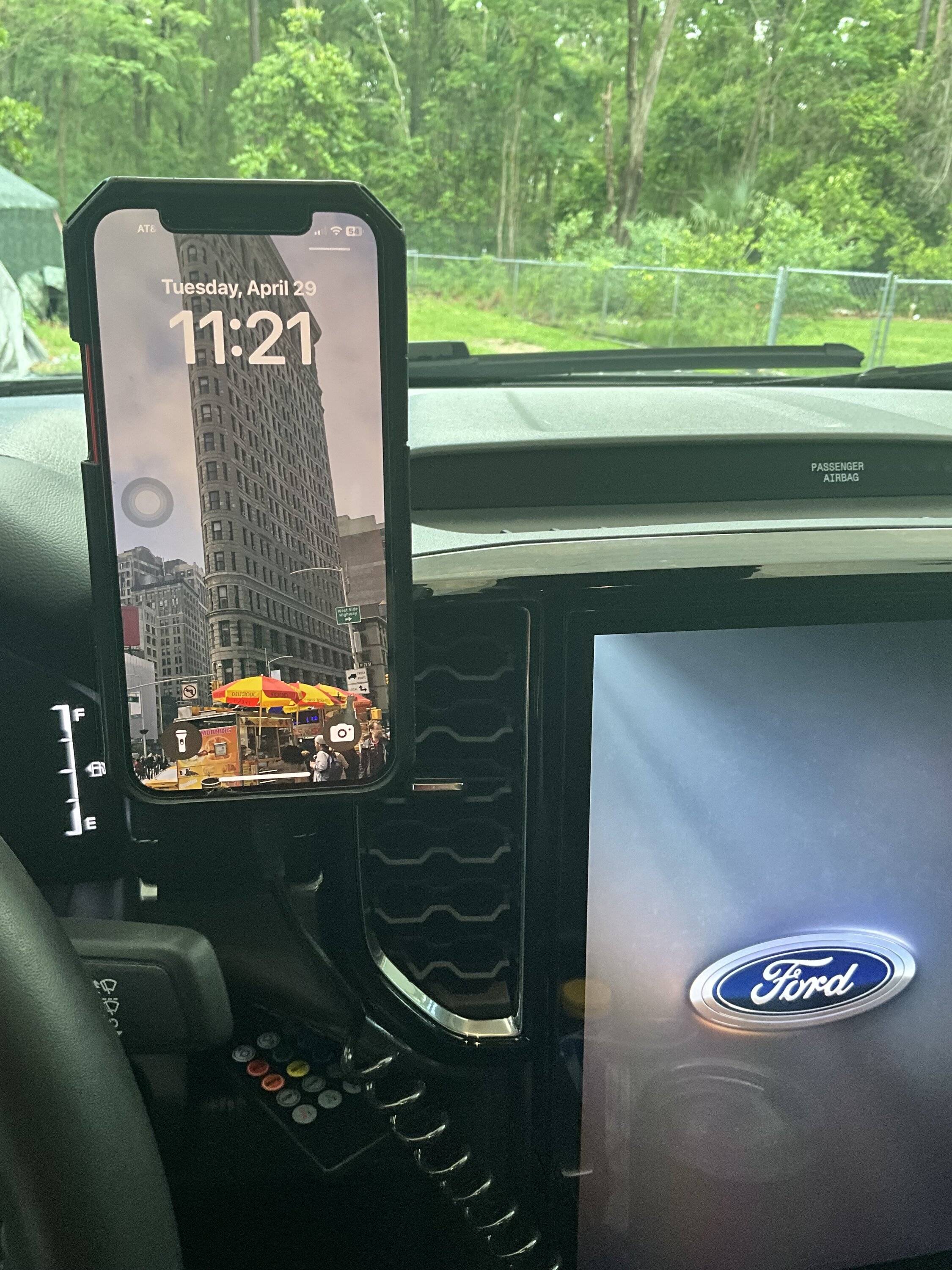 Test driving a new phone holder. | Ranger6G - 2024+ Ranger & Raptor ...