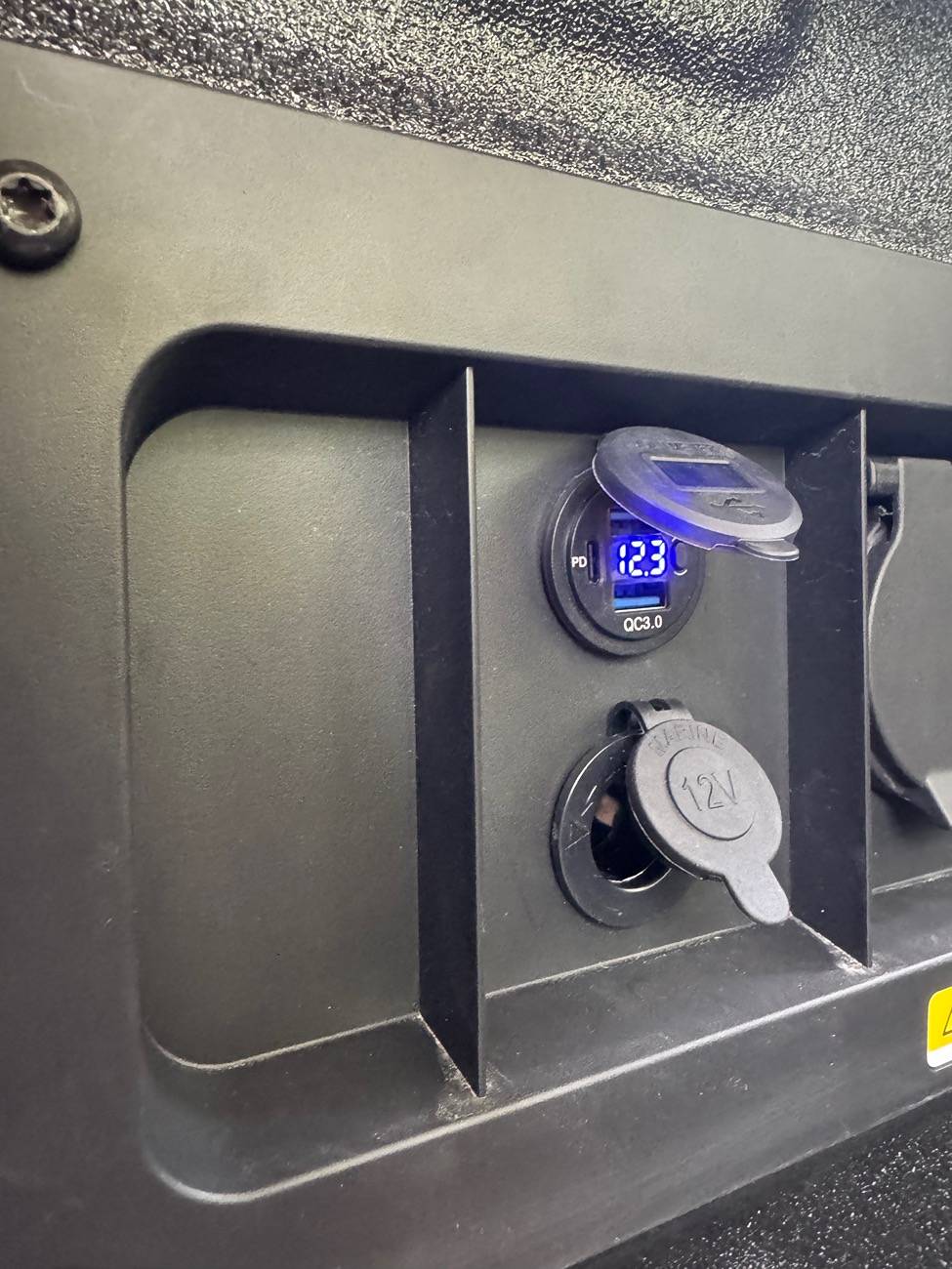 Rear Bed Power Point Outlet Missing. | Ranger6G - 2024+ Ranger & Raptor ...