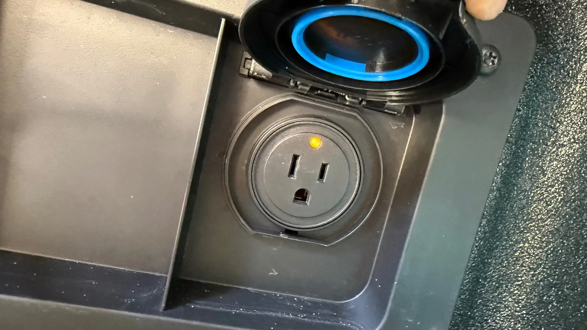 110v plug help | Ranger6G - 2024+ Ranger & Raptor Forum, News, Owners ...