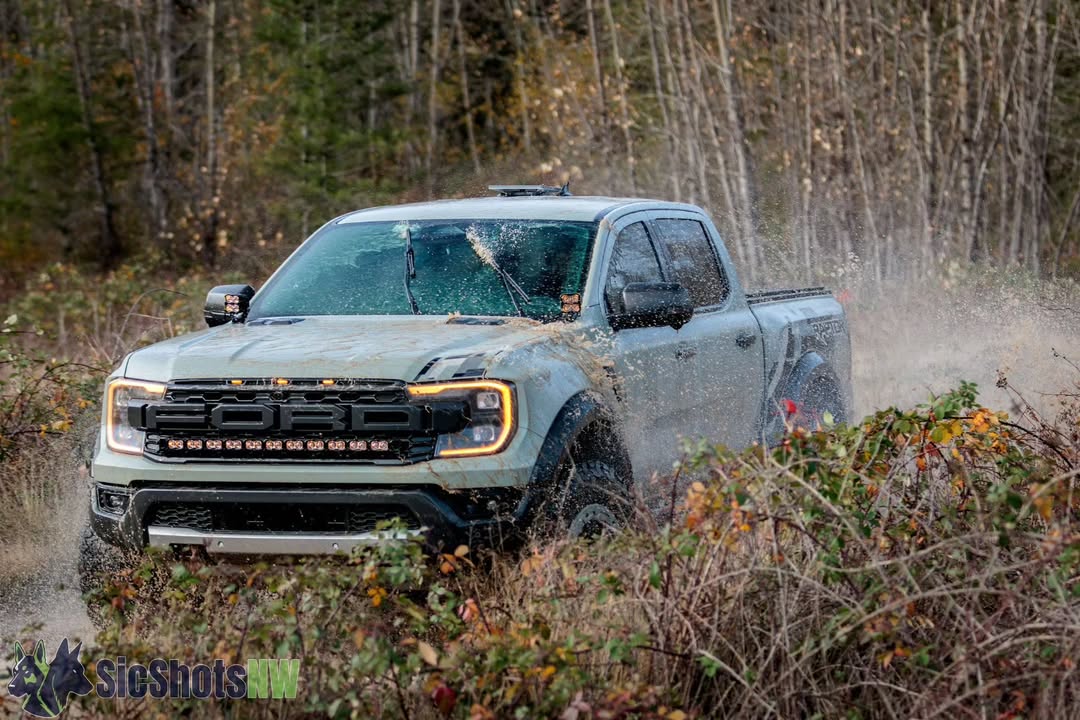 Ranger Raptor at Dirtfish Rally School 4x4 track - lotsa water and dirt ...